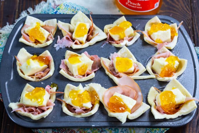 Ham and Brie Puff Pastry Cups – Desertridgems