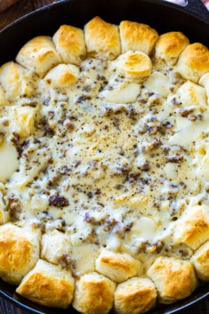 Biscuit and Gravy Ring - Spicy Southern Kitchen