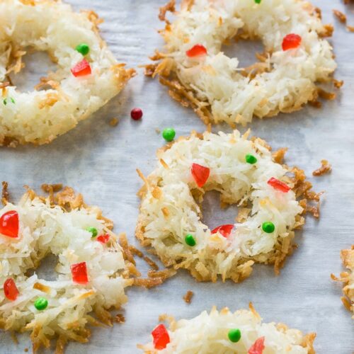 Wreath Macaroons - Spicy Southern Kitchen